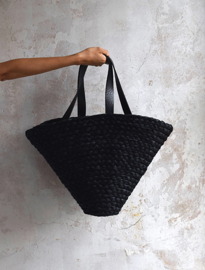 Medium Rosa Bag in Black - Uri Studio Artisanal Bags | Rêve En Vert